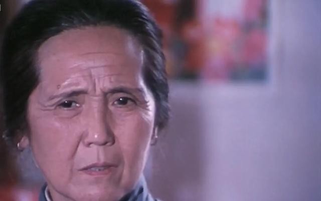 Actors from Ni Ping's early film "The Weeping Red Candle" - iMedia