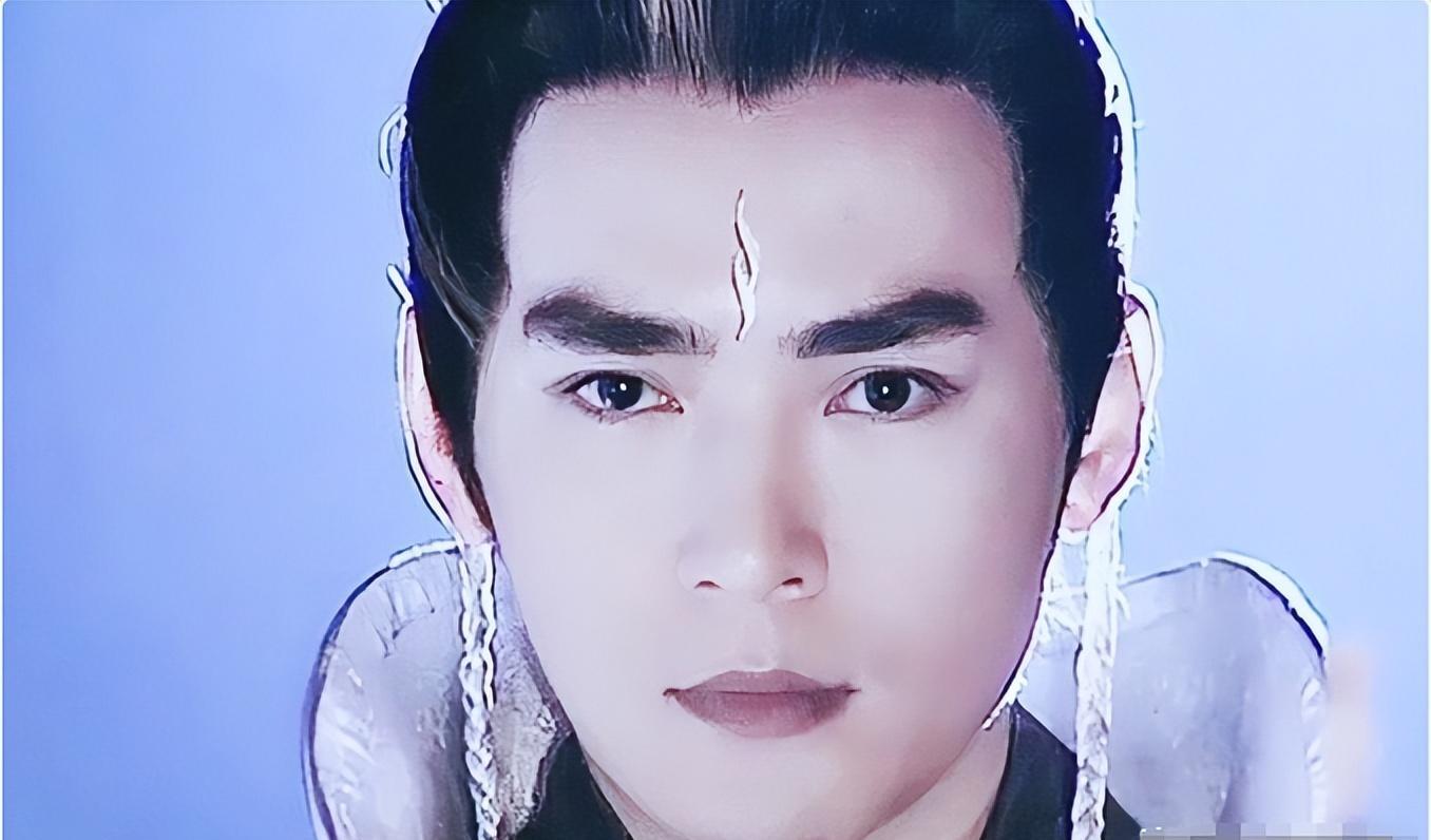 The weird capital actor appears again! Both appearance and acting ...