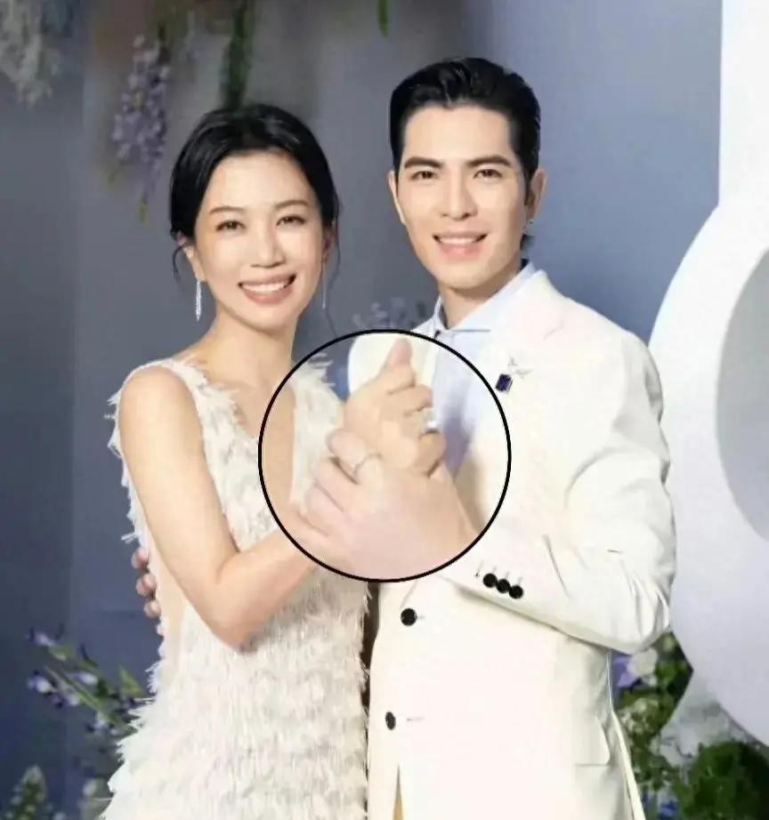 Lin Xilei and her daughter attended Jam Hsiao's wedding. Her daughter ...