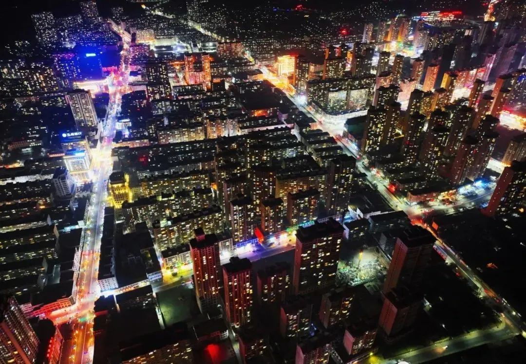 Looking at the night scene of Linxia from another angle, I was stunned ...