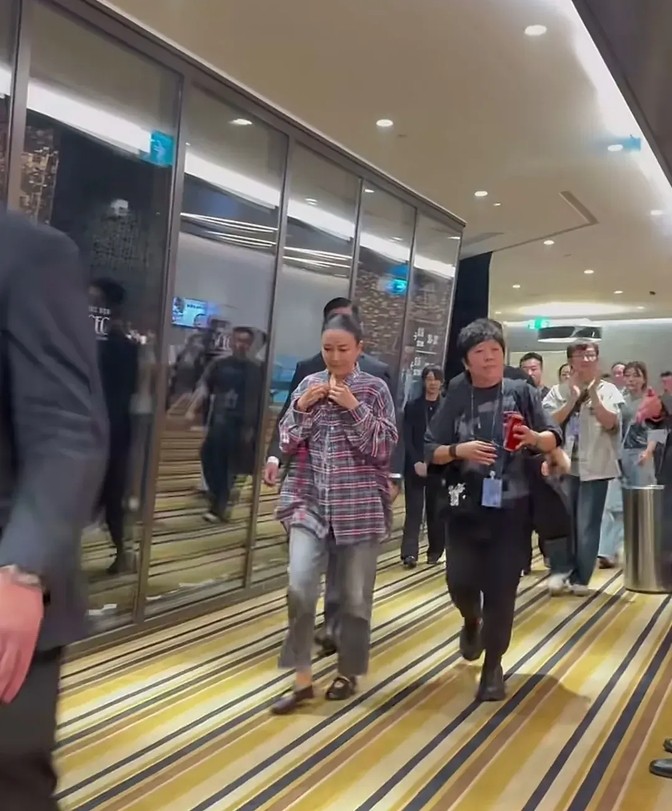 57-year-old Na Ying appears without makeup? Amazing reversal! Why are ...