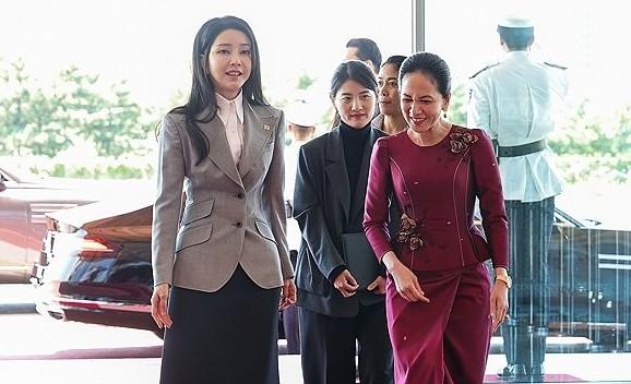 Highlights: South Korea's first lady makes public appearance after 153 ...