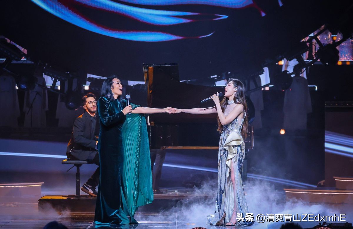 Wei Wei's Bay Area Sheng Mingyue's classic performance of "You Raise Me ...