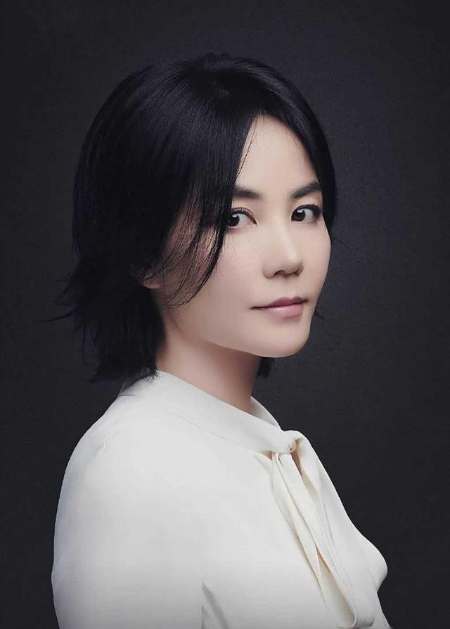 What is it like to date Faye Wong? Liang Long: We are not from the same ...
