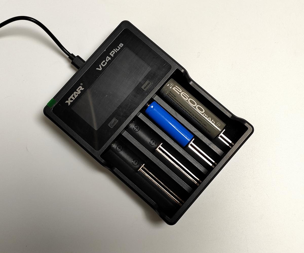 XTAR VC4 PLUS體驗評測：經典四槽設計，支持智能充電 - 頭條匯