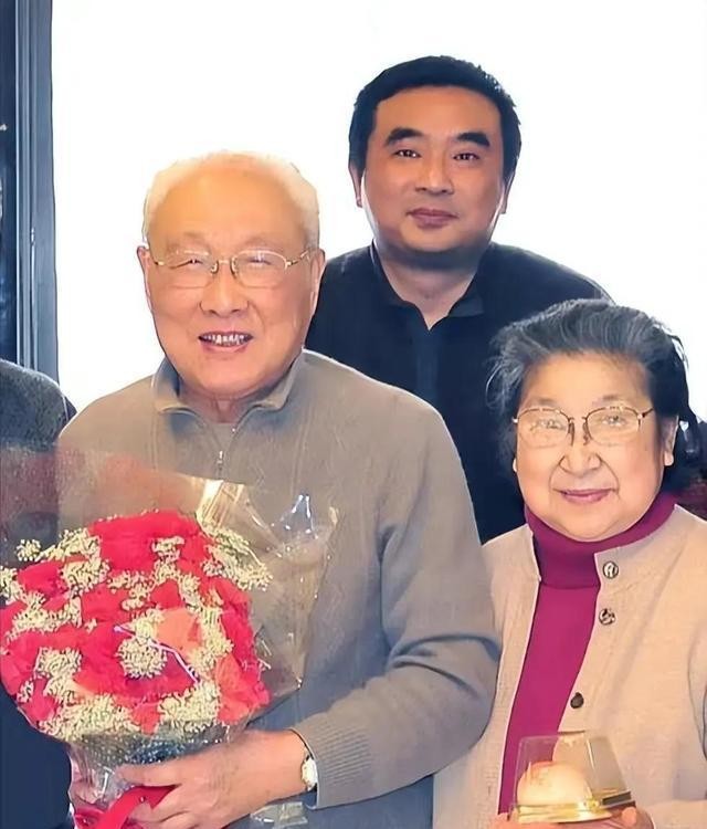 Famous actor Zhong Xinghuo: had a rough fate, died of illness at the age of 91, leaving grief to ...