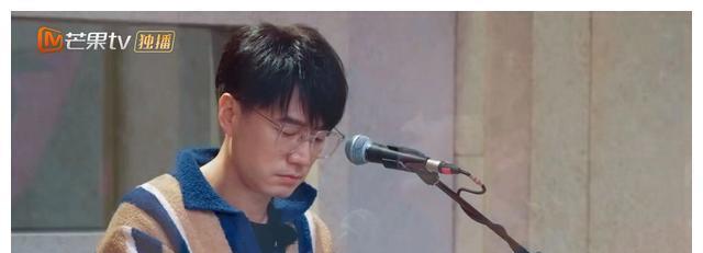 "Happy Friends": Listen to them sing in person, laugh heartily, and ...