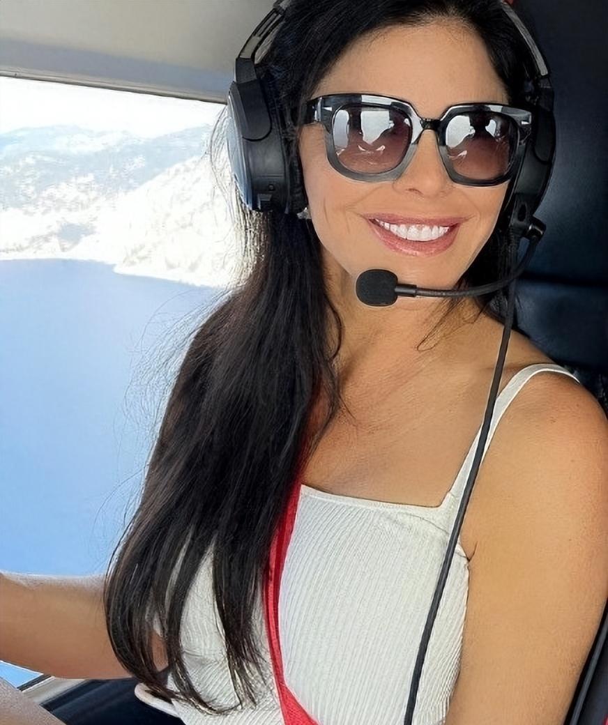 Sanchez: A strange woman who can provide emotional value. After getting ...