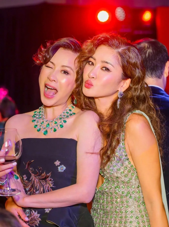 Carina Lau and Pansy Ho compete for beauty! Is Choi Siwon getting fat? The Mid-Autumn Festival ...