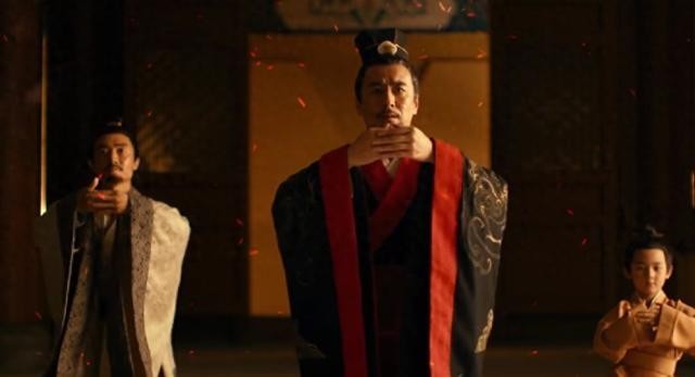 A white-robed general who was born a civil servant, thousands of people ...