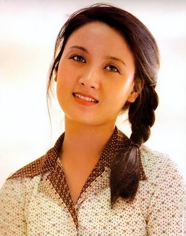 Deng Jie, a 65-year-old "DINK" who has been living her whole life, now ...