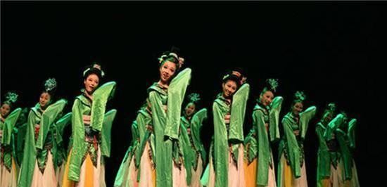 From the Lantern Festival in "The Longest Day in Chang'an", a brief ...