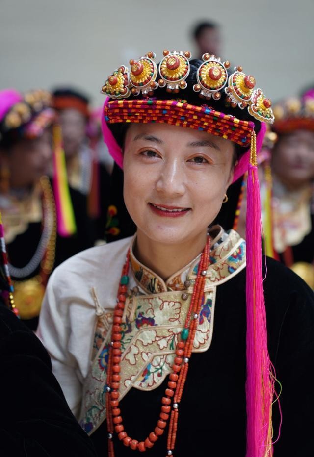 Jiarong Tibetan Embroidery - iMedia