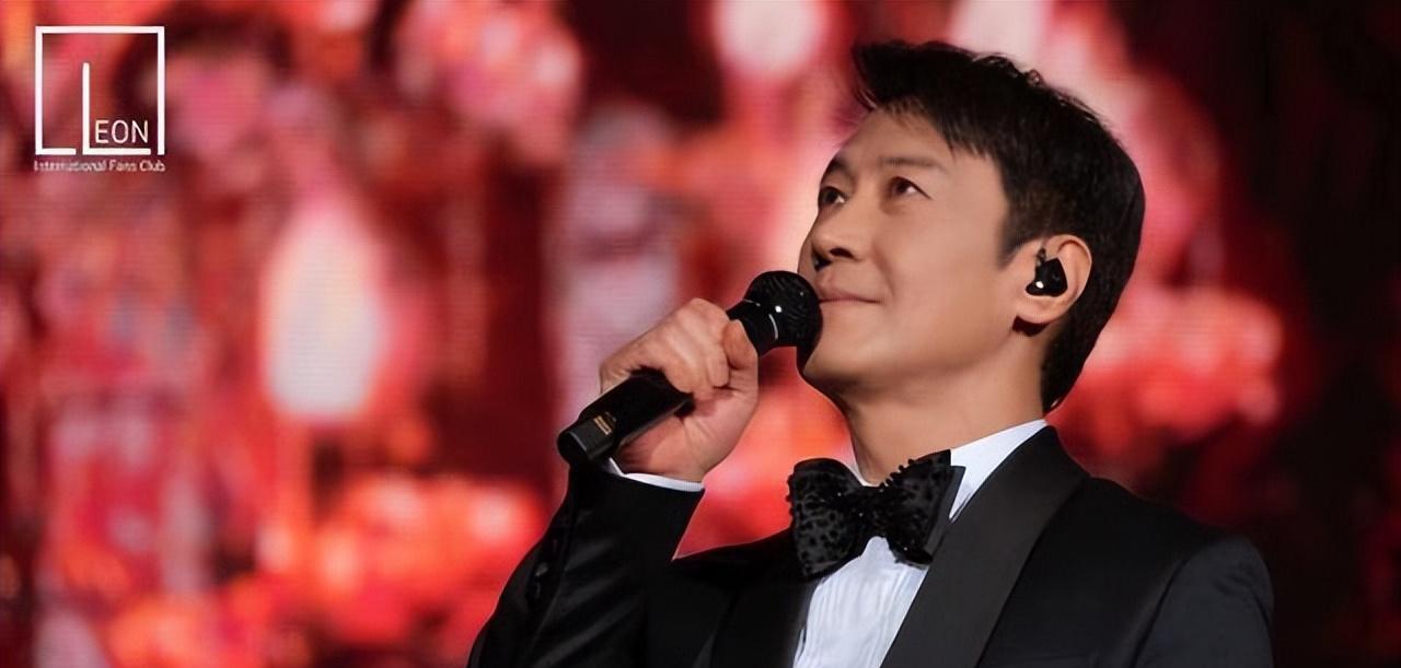 Pop star Leon Lai's concert in Macau was held rain or shine, and fans' enthusiasm remained ...