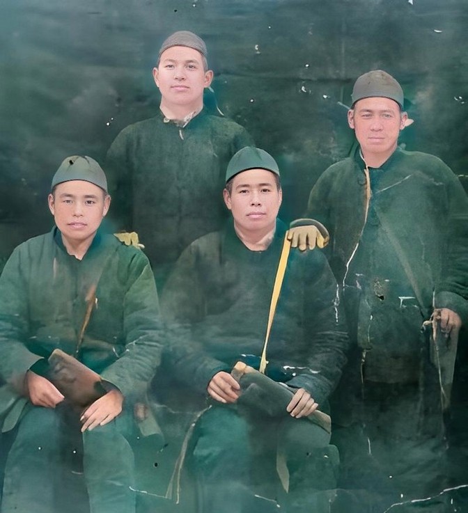 The era of gun posture exposure! From Li Xiangyang to Wolf Warrior, the details of war films ...