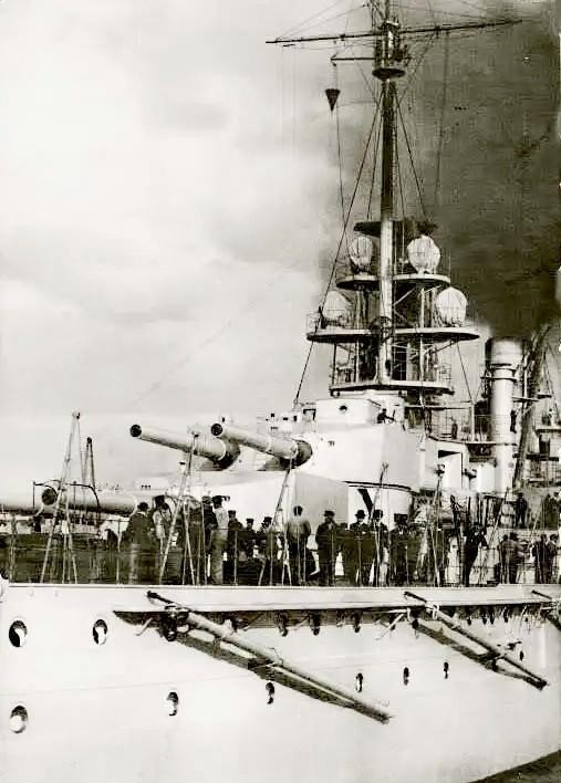 The battleship Friedrich der Grosse, flagship of the High Seas Fleet ...