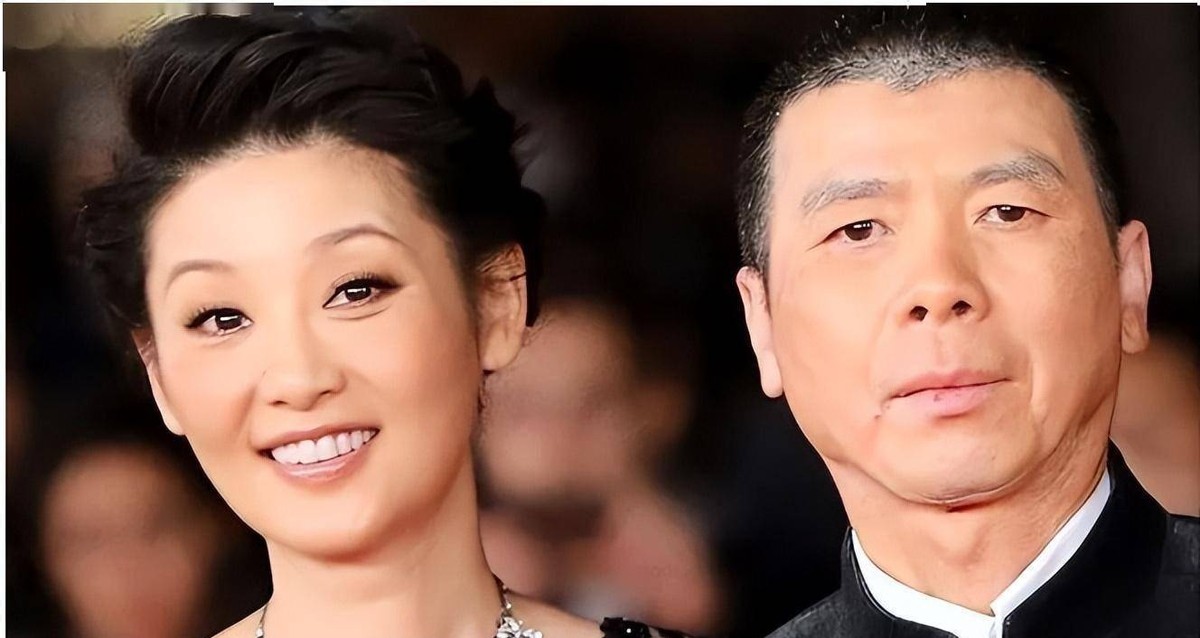 57-year-old Xu Fan kisses 66-year-old Feng Xiaogang. Behind the love is ...