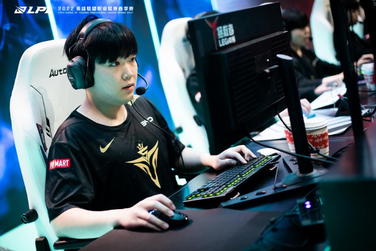 Wayward幾何桶單殺Ale，LPL上單新格局來臨，誰將加冕稱王？ - 頭條匯