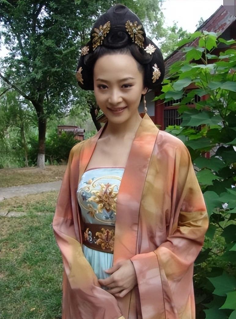 Actor Qu Zhazha married the down-and-out Huang Haibo and worked hard to ...