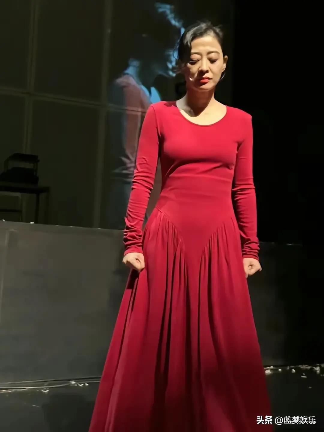 Mei Ting's photo, her hairstyle makes her look too old, but she is ...