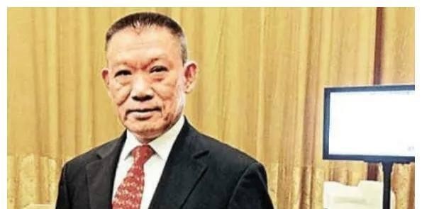 "The local emperor of Macau, Broken Tooth Koi" - iMedia