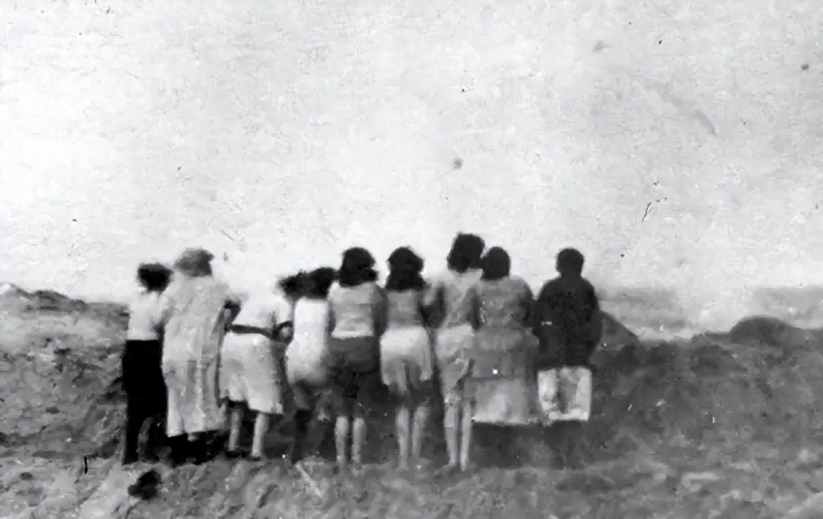 Shame and pain: 30 old photos document the cruel scenes of Nazis ...