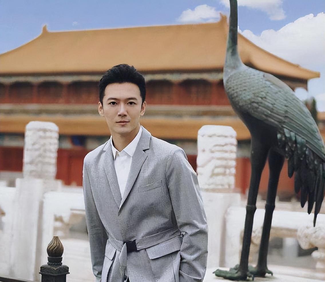 Zhang Tao, the most handsome host of CCTV: In addition to good looks ...