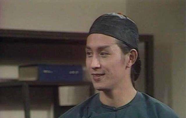 67-year-old Hong Kong actor turned street vendor: When time abandons ...