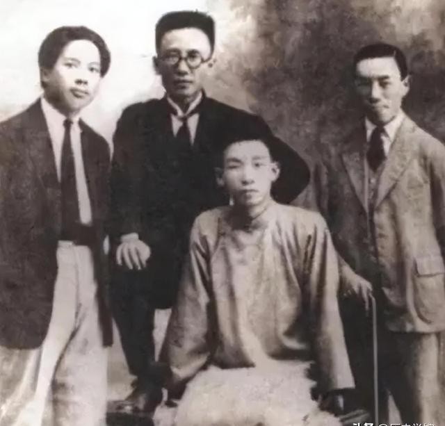 In 1939, Guo Moruo married 23-year-old Yu Liqun. Premier Zhou Enlai ...