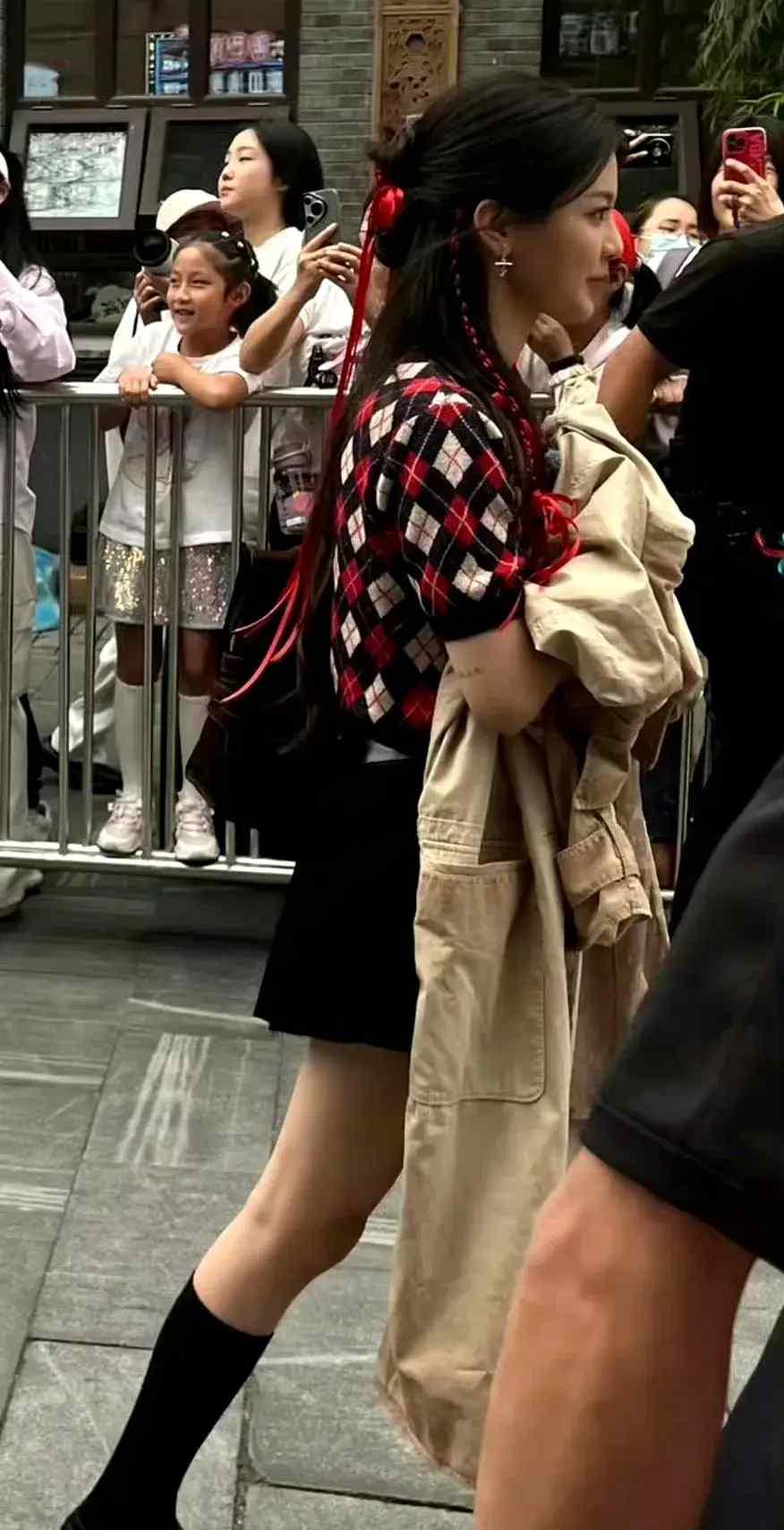 Yang Chaoyue challenges the entire network with her red ribbon braid. Even those with clumsy ...