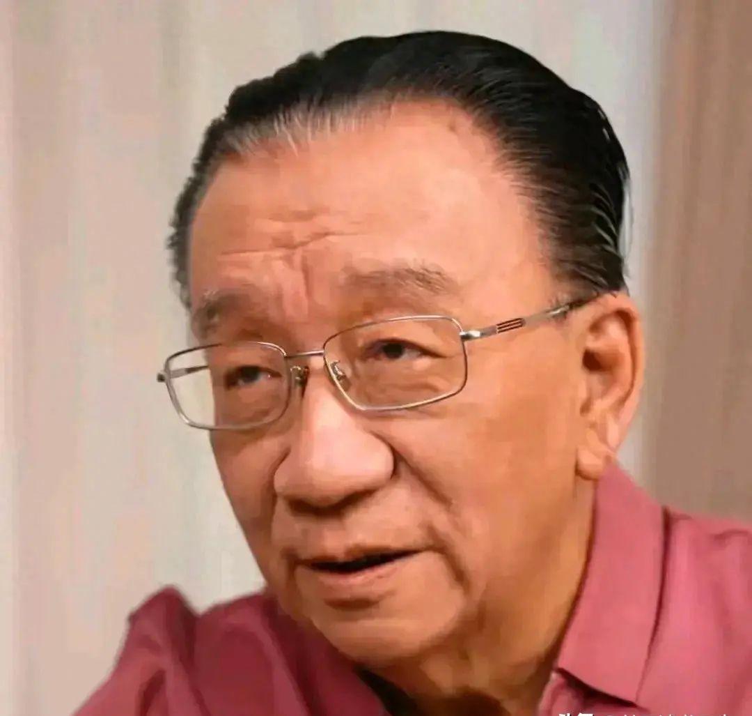 Hou Yaohua's first show: female apprentice Anna Jin, fake bags, He ...