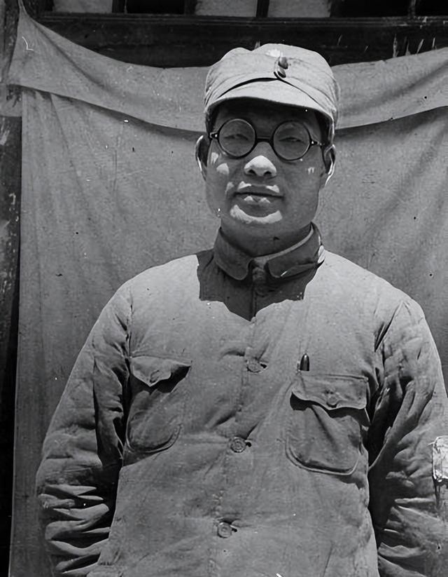 In 1968, when Mao Zedong came to Wuhan for a rest, he summoned Zeng Siyu and said: "I heard that ...