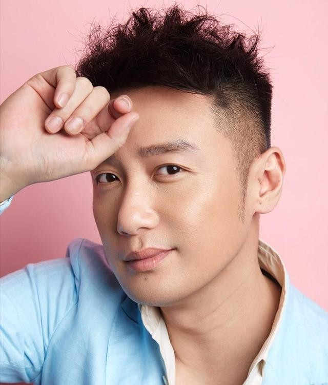 He quit CCTV and became an actor. He became popular after acting with ...