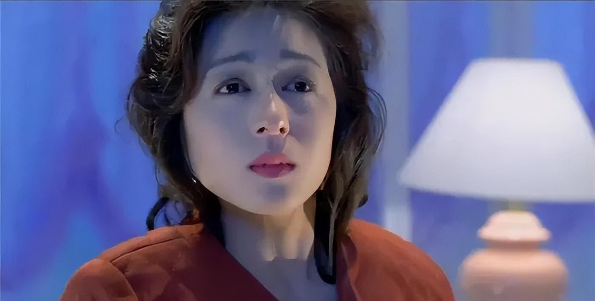 Several actresses who played the leading female role but retired ...