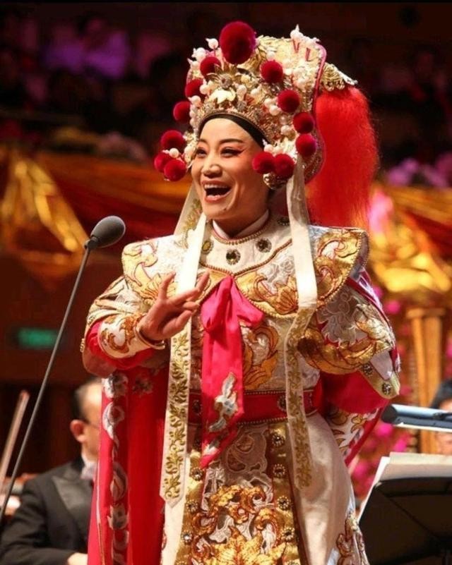 The roots of opera actors are on the stage, such as Xiao Xiangyu, Zhang ...