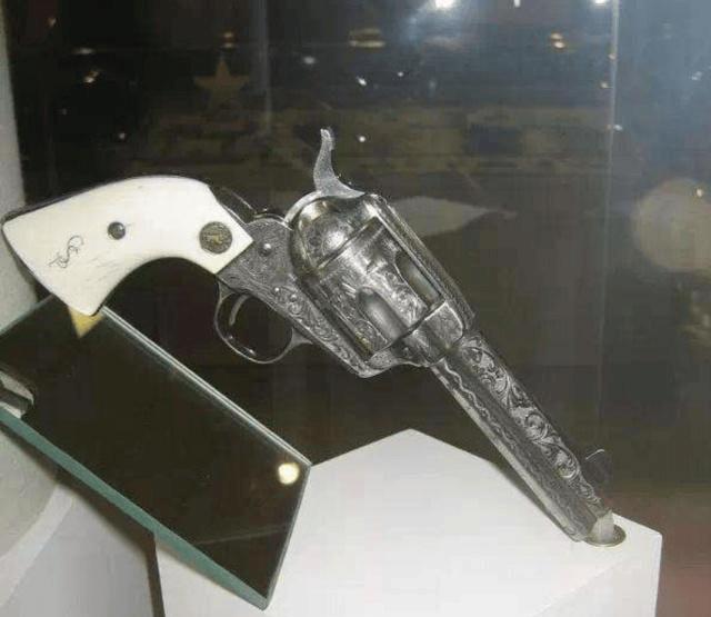 Nine of the most famous deluxe guns that have ever appeared in history ...