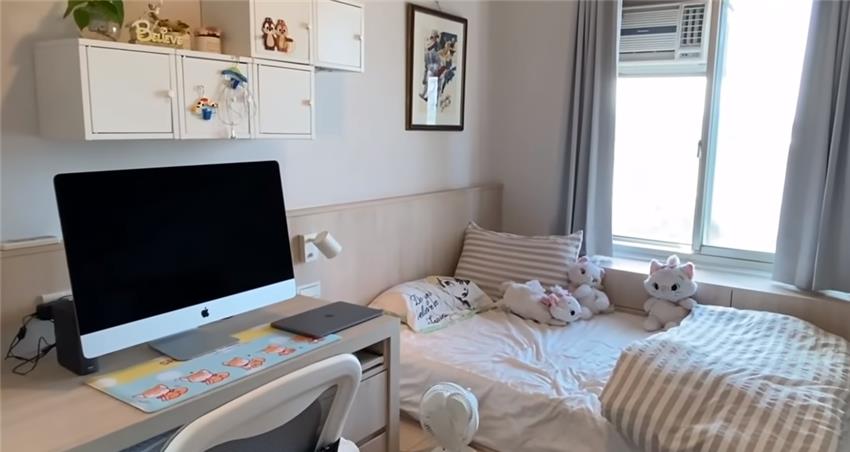 A cartoonist's 9㎡ house was renovated, using a 3-meter-high floor to ...
