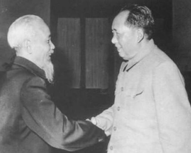 In 1956, Hong Shui came to Beijing to visit Chen Jiange before his ...