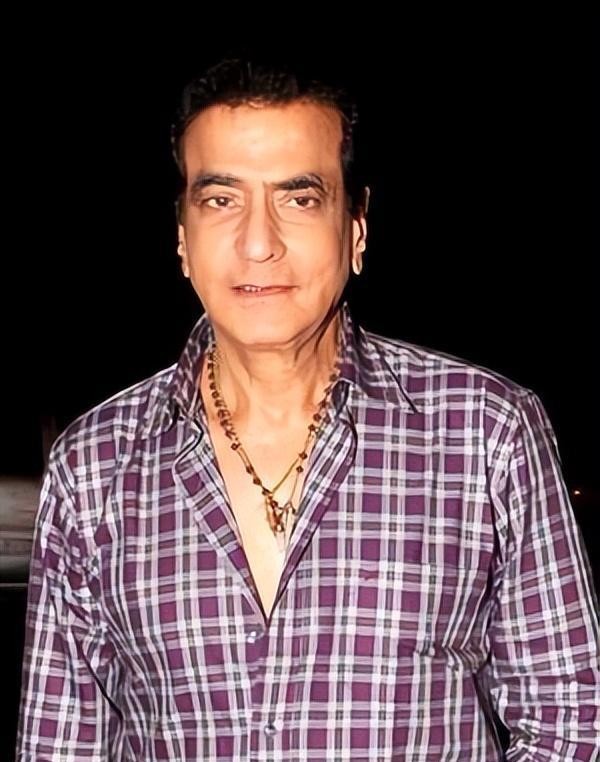 How are the male and female protagonists of the old Indian movie ...