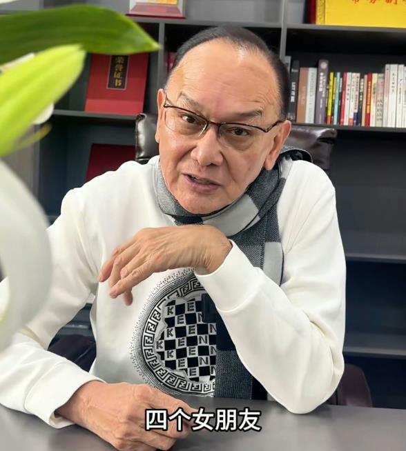 73-year-old Charlie Cao officially announced his divorce. After 32 ...