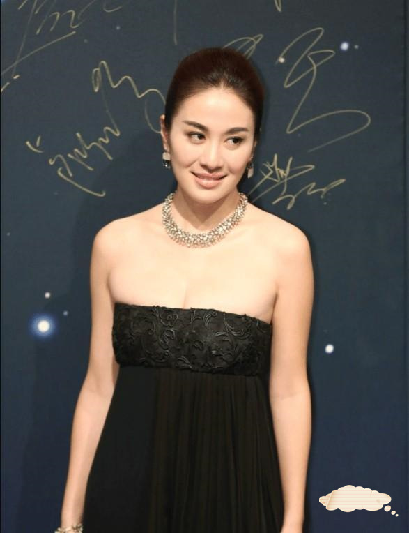 Ye Xuan, whose breasts hang down to her belly button, has so many scandals that she can't count ...