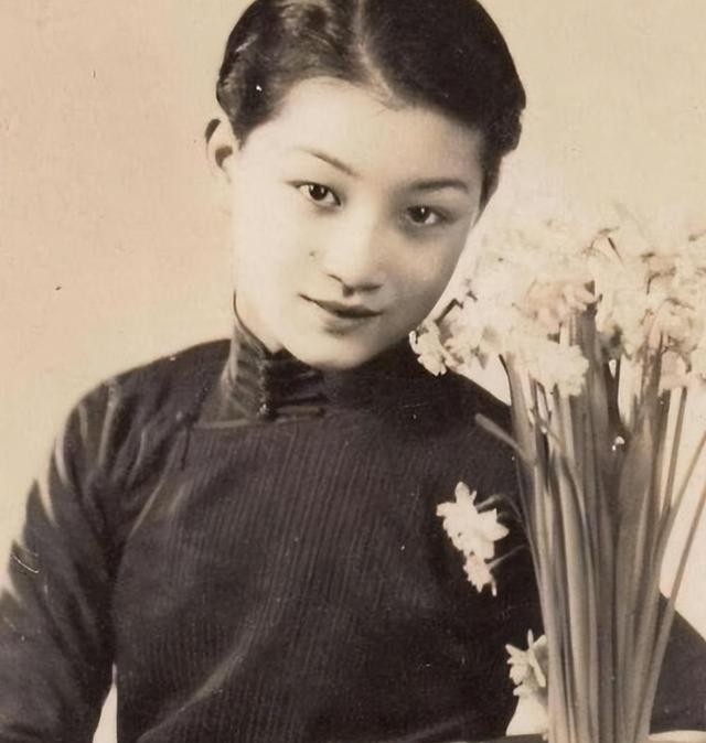 After Xu Zhimo's death, Lu Xiaoman lived with Weng Ruiwu for more than ...