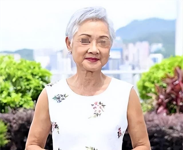 Looking back at the 26-year battle against cancer by female singer ...