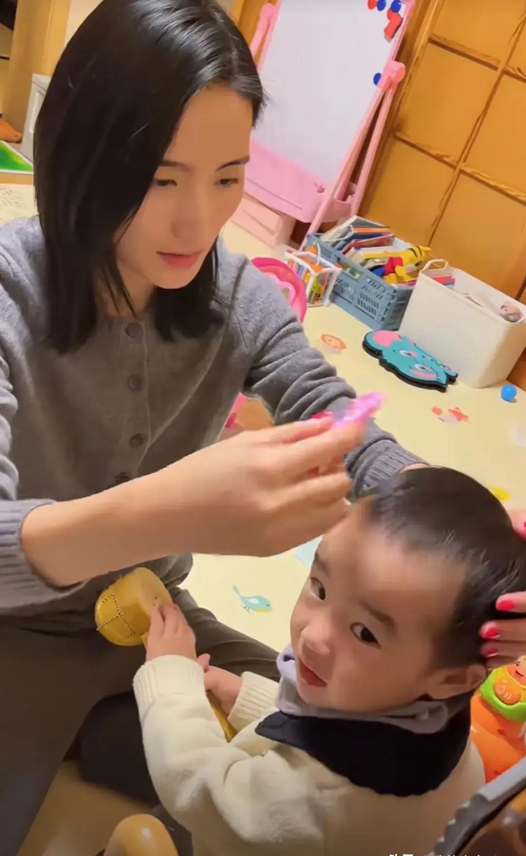 Haiha Jinxi cooks Laba porridge for her daughter. The 2-year-old Xiao ...