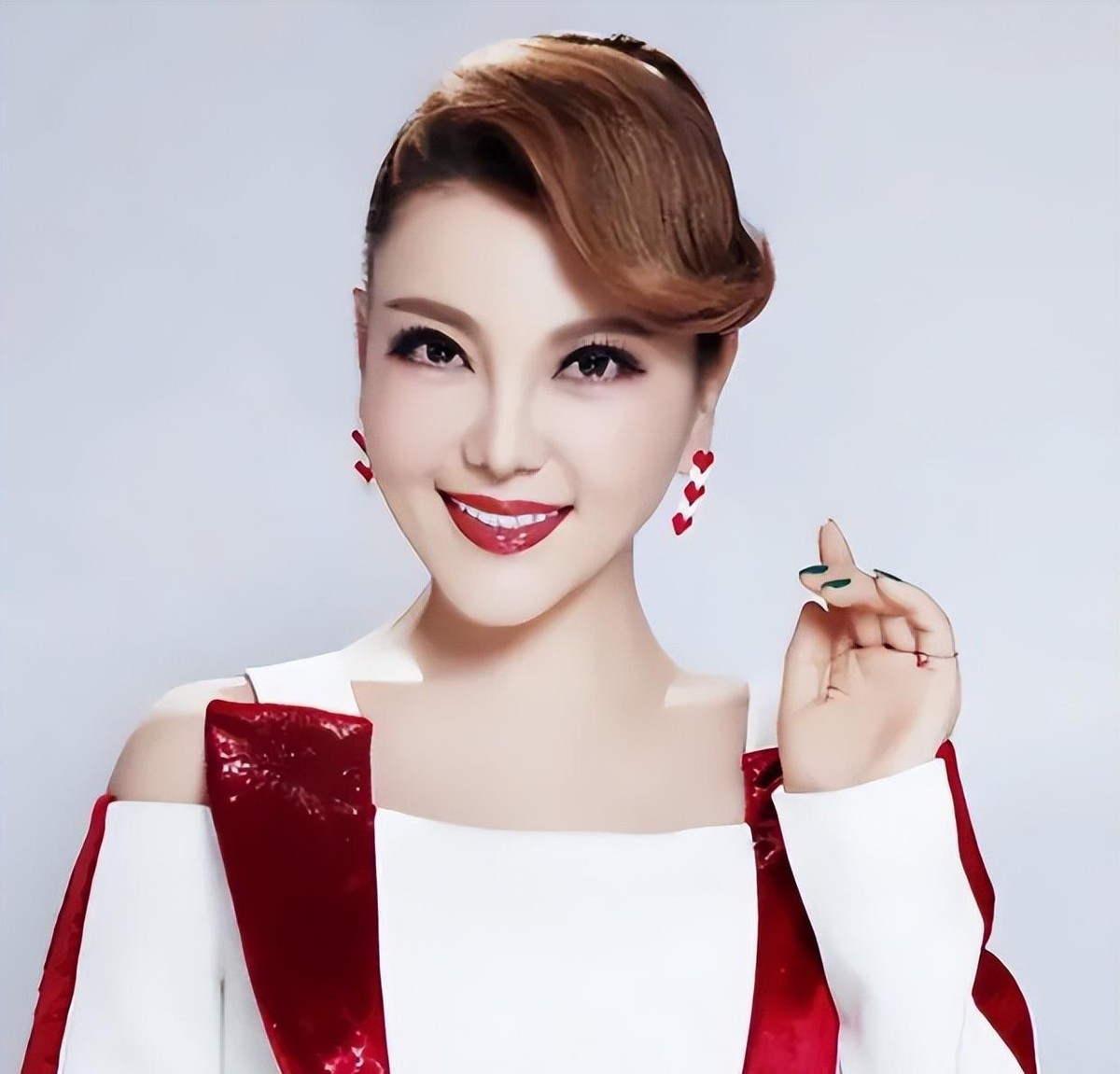 Ulan Tuya, the former darling of CCTV, is no longer tolerated by the ...