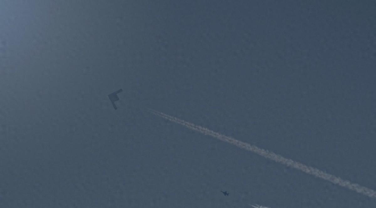J-7 to accompany H-20? A test flight photo was exposed. How likely is ...