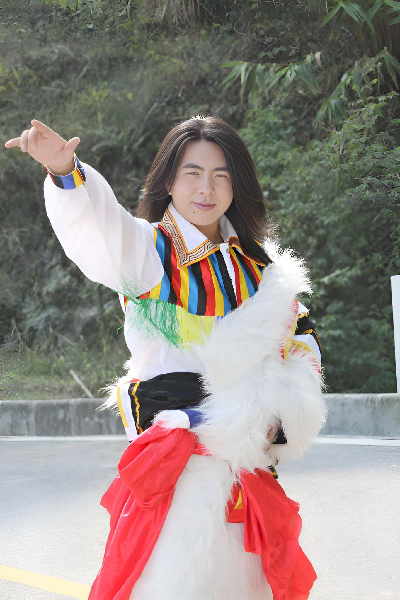 Singer Sonam Tashi praised by CCTV - iMedia