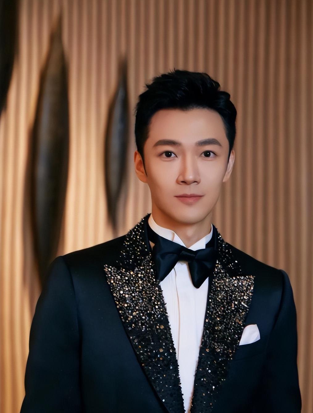 Zhang Tao, the most handsome host of CCTV: In addition to good looks ...