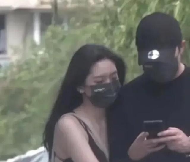 Yu Haoming officially announced his relationship: Wang Xiaochen doesn't ...