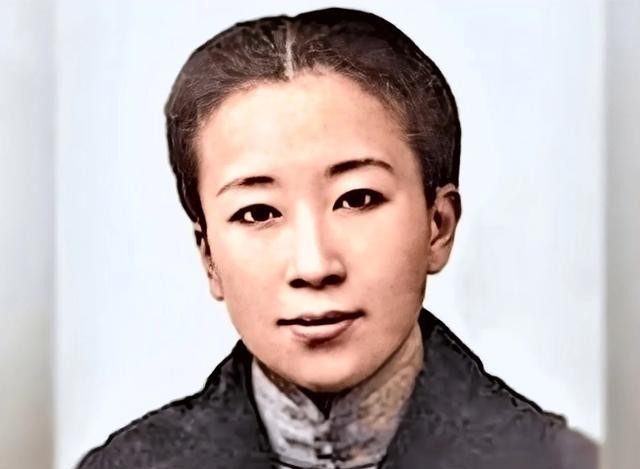 In 1943, Li Zhancheng presented a woman to Dai Li. Dai Li was delighted ...